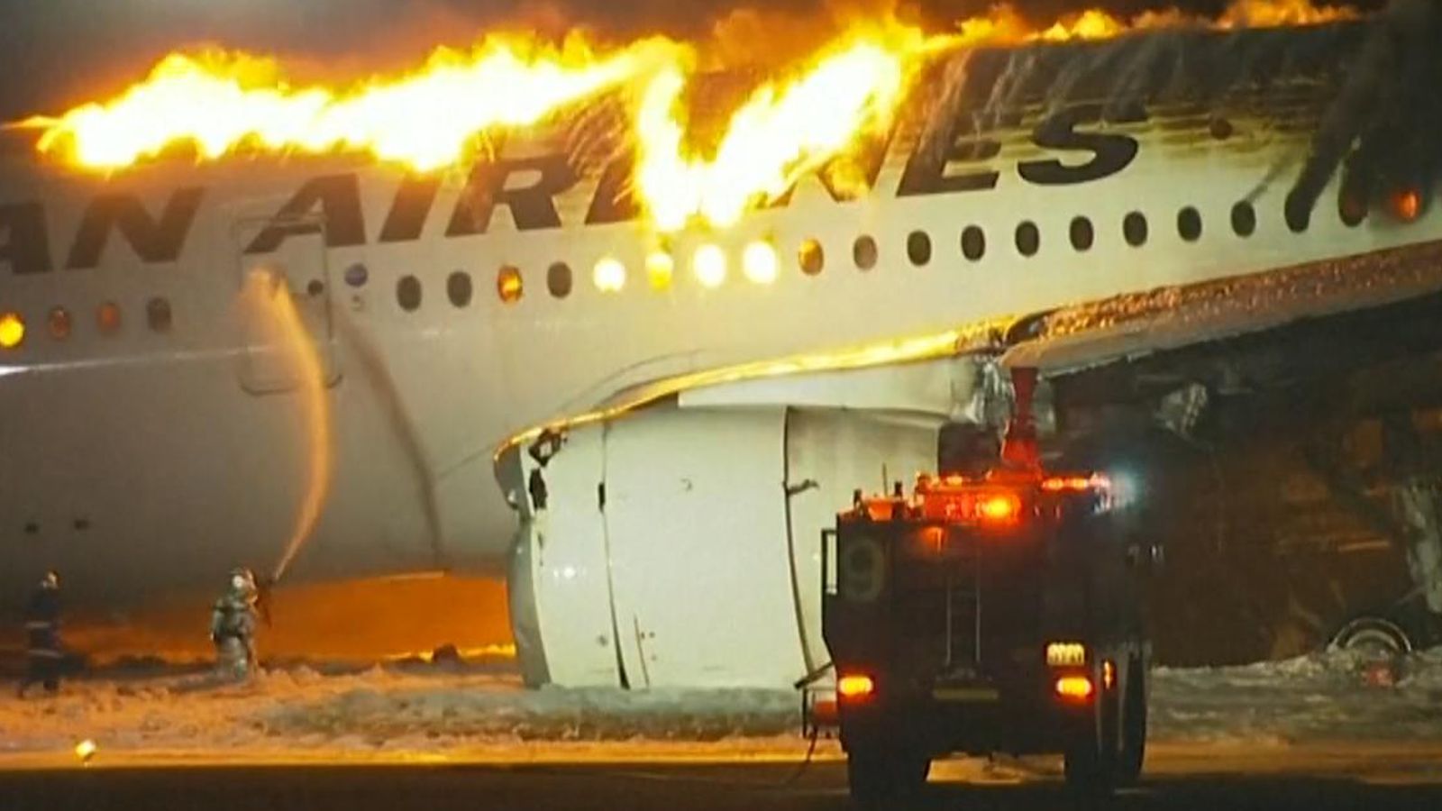Japan plane fire: What happened - Aeroplanes